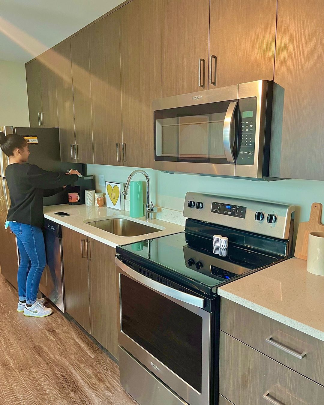 IDENTITY Miami | Miami, FL Student Apartments near FIU