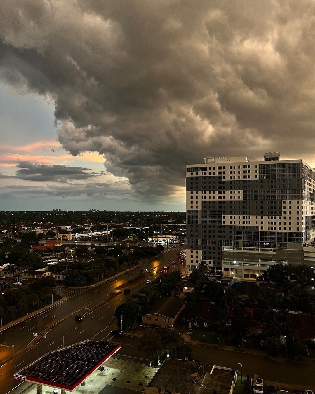 IDENTITY Miami | Miami, FL Student Apartments near FIU