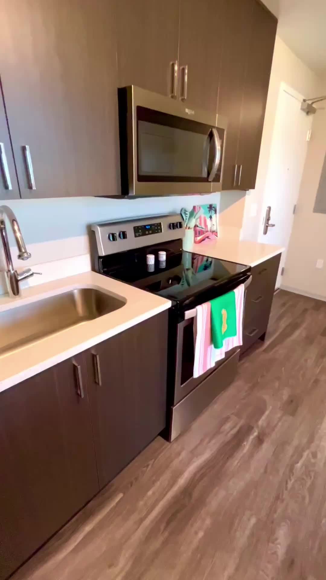 IDENTITY Miami | Miami, FL Student Apartments near FIU